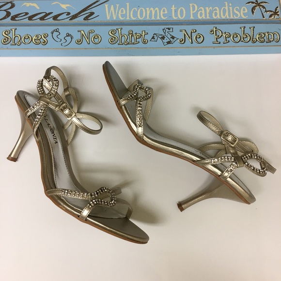 Lasonia | Shoes | Lasonia Metallic Silver Rhinestone Medium Heels 8m ...